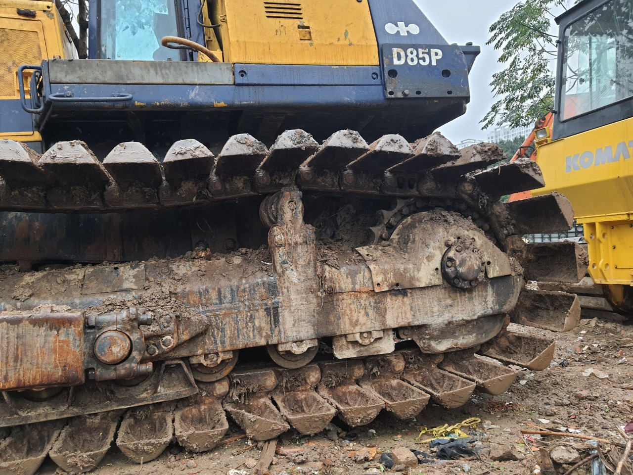 Máy ủi Komatsu D85P-18